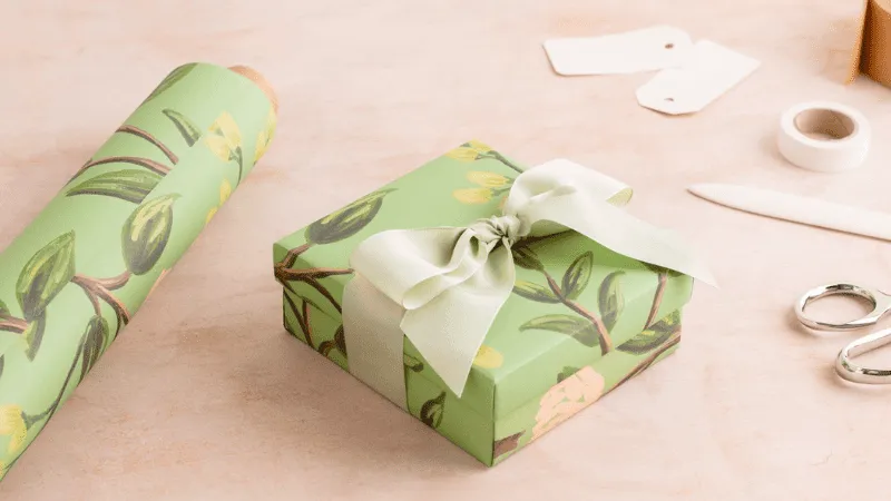 7 Tips to Secure a Gift Box with Lid Creatively - Packoi